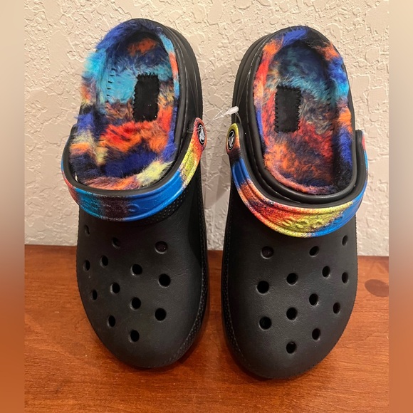 CROCS | Shoes | Crocs Unisex Classic Lined Spray Dye Clog With Fuzzy ...